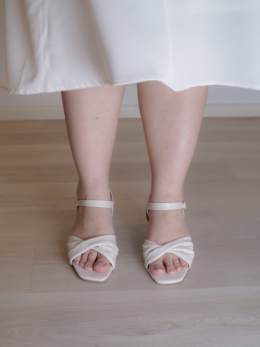 [DEFECT] ARIEL Twisted Malaysia Handmade 1.5inches Block Heels Size 39 ...