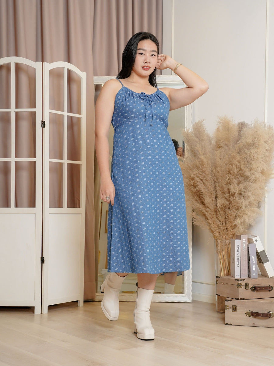 BLUEBELLS Strapless Blue Floral Dress – Curvery